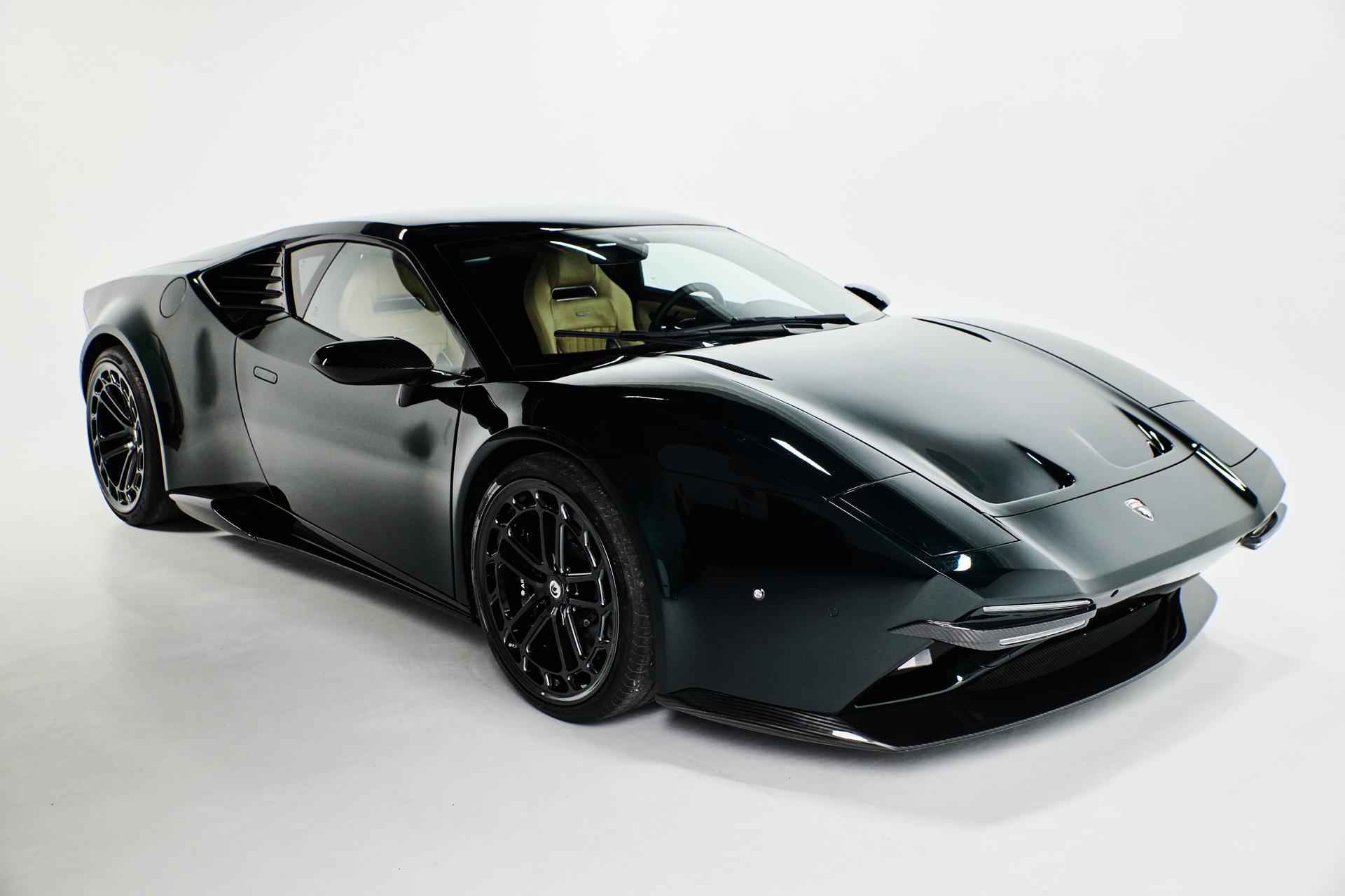 ARES Modena - ARES Panther ProgettoUno upgrades enhance driver experience.