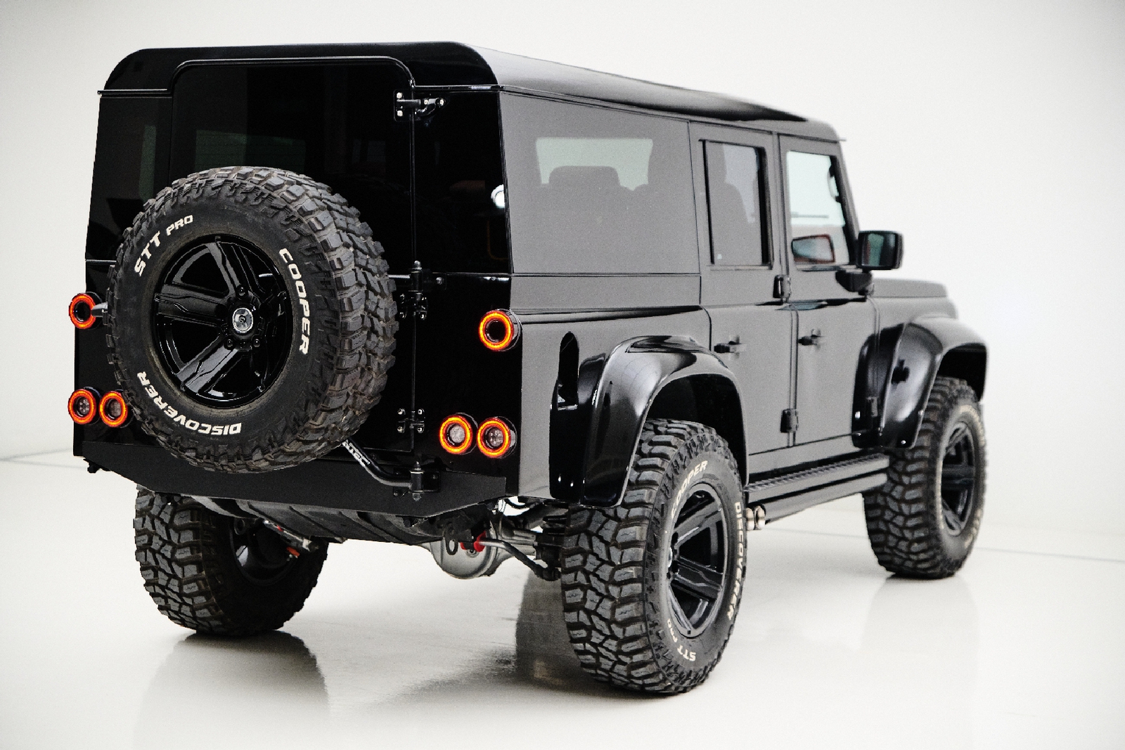 ARES Modena - Imposing Beauty - ARES reveals its Defender Spec. 1.2