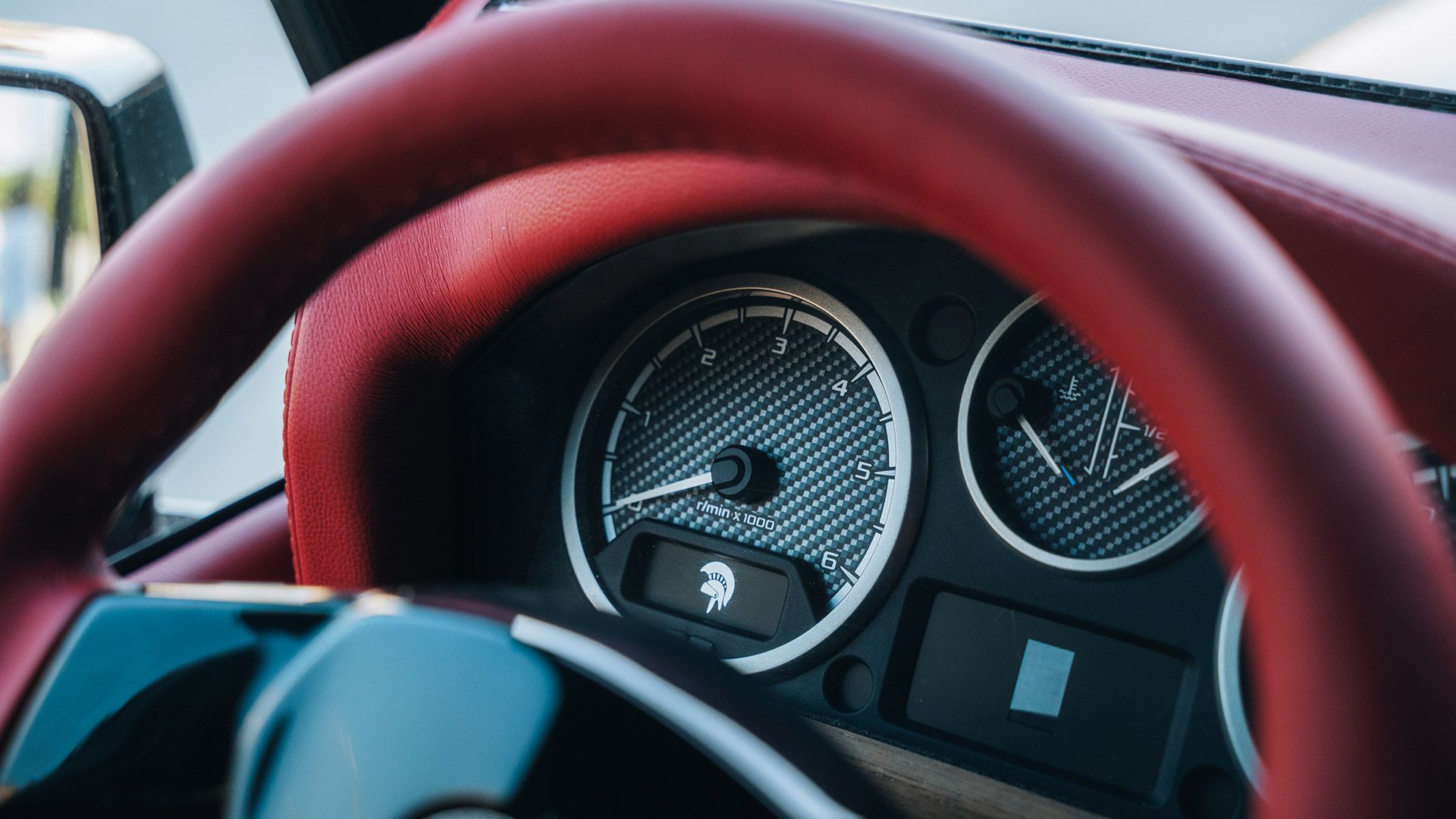 ARES Modena - Defender Ultra V8